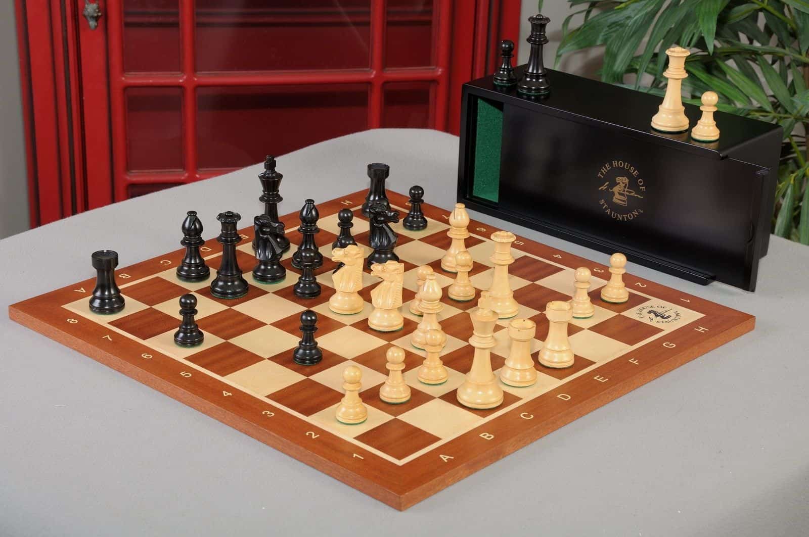 How to Pick a Chess Set - SMTX Chess Club